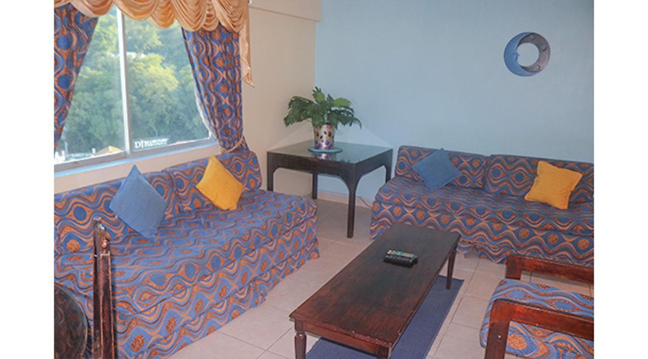 SWORD FISH BEACH AT TURTLE TOWERS ::: OCHO RIOS, JAMAICA ::: COMPARE RATES